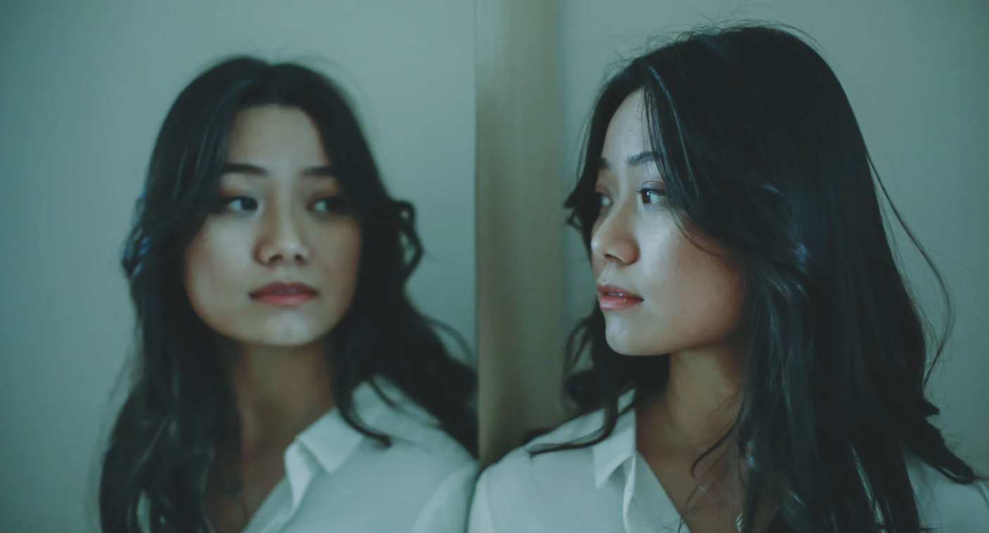 Depersonalization/ Derealization Disorder: Symptoms, Causes, and How to ...